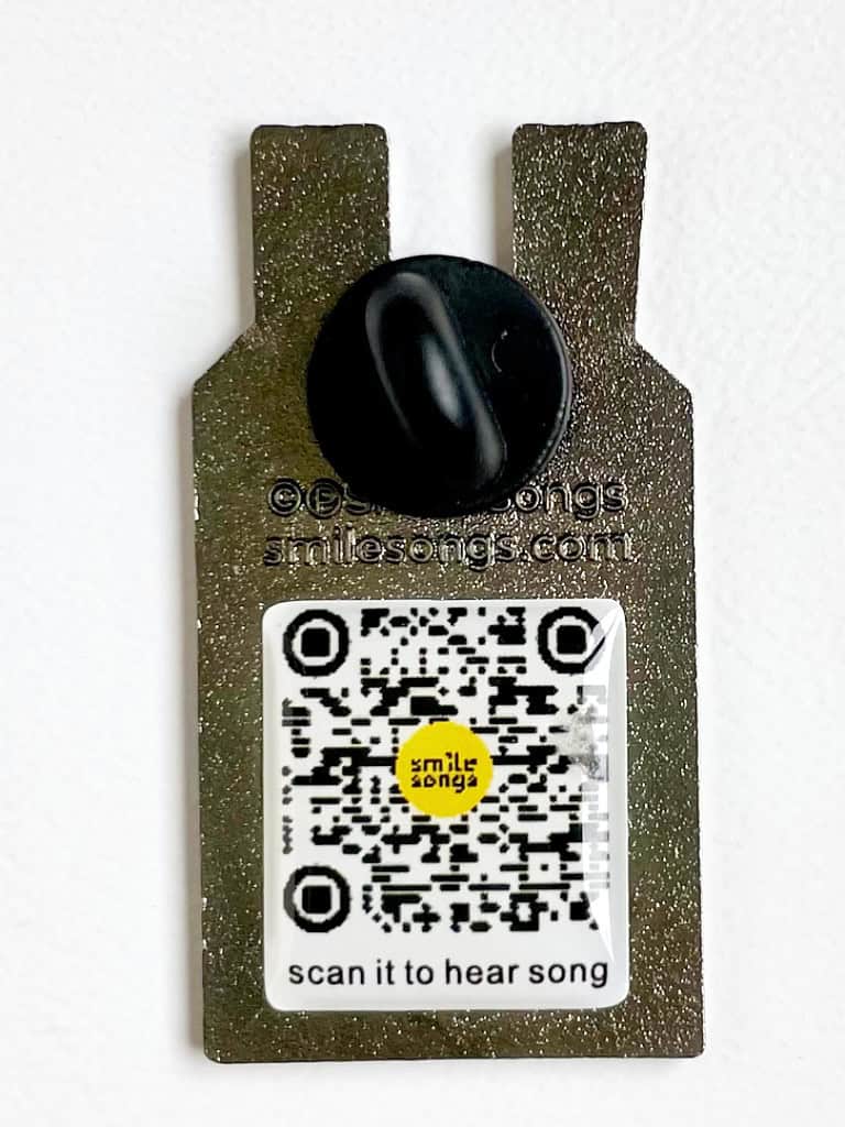 Love My Overalls Enamel Pin – Smile Songs
