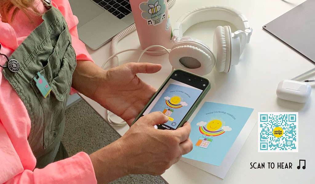 Smile Songs – musical greeting cards and gifts that sing